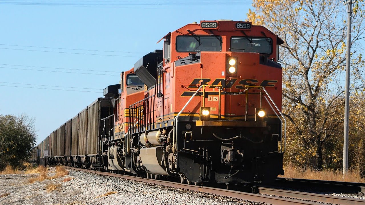 BNSF Pumpkins on the Creston Sub!! - YouTube