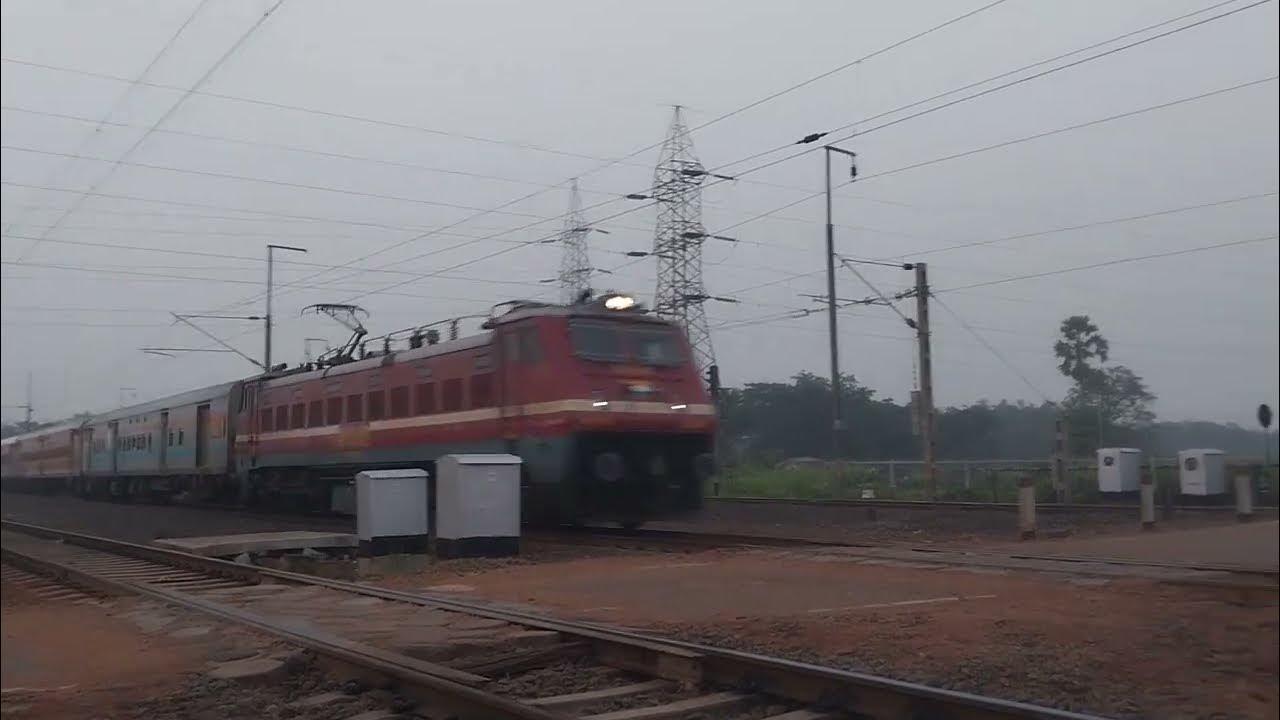 Shalimar-Secunderabad Superfast Express: Skipping Hijli - YouTube