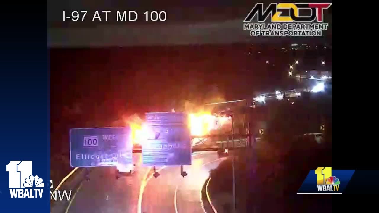 Multi-vehicle crash closes portion of Route 100 - YouTube