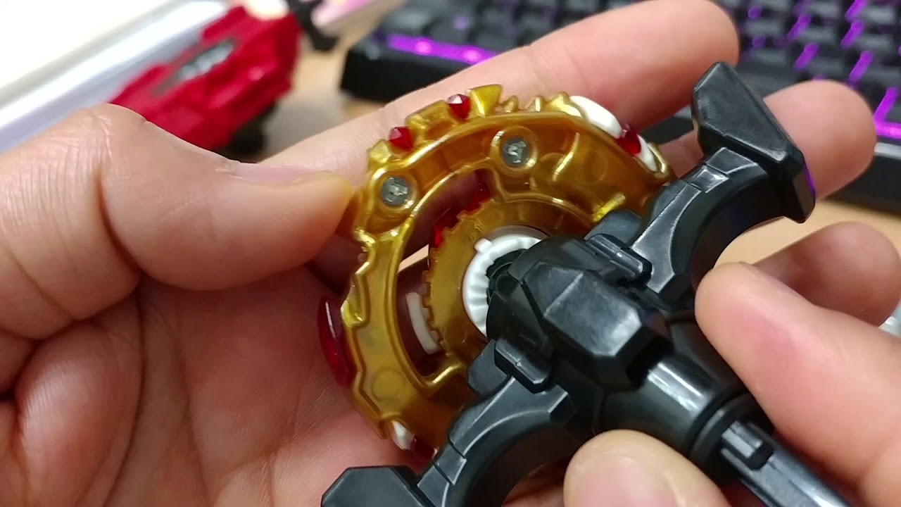 Beyblade b-100 changing spin direction - YouTube