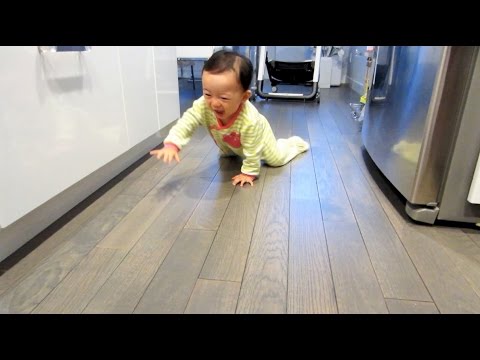 HYPER BABY! - VlogsWithLinda - YouTube