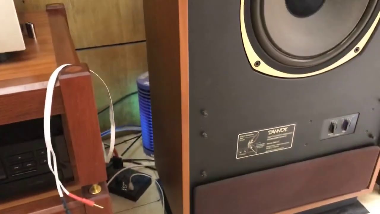 Pre ampli McIntosh C34v . - YouTube