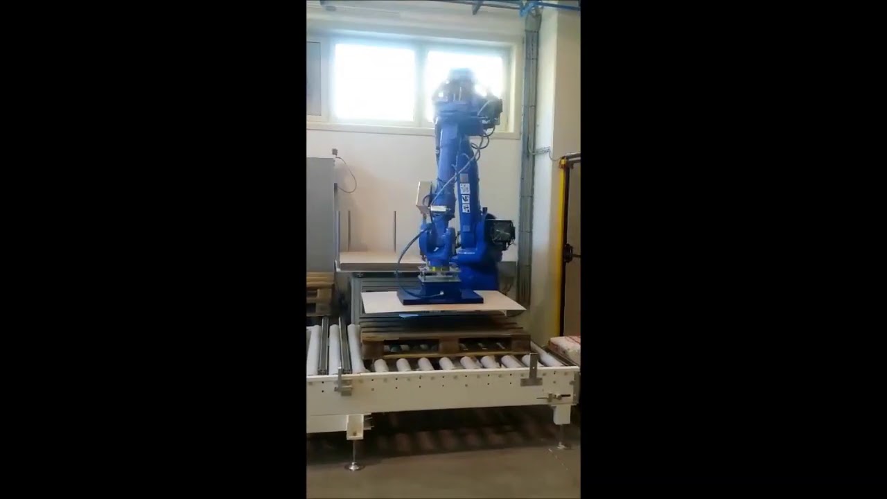 Octopus vacuum foam gripper head in action - YouTube