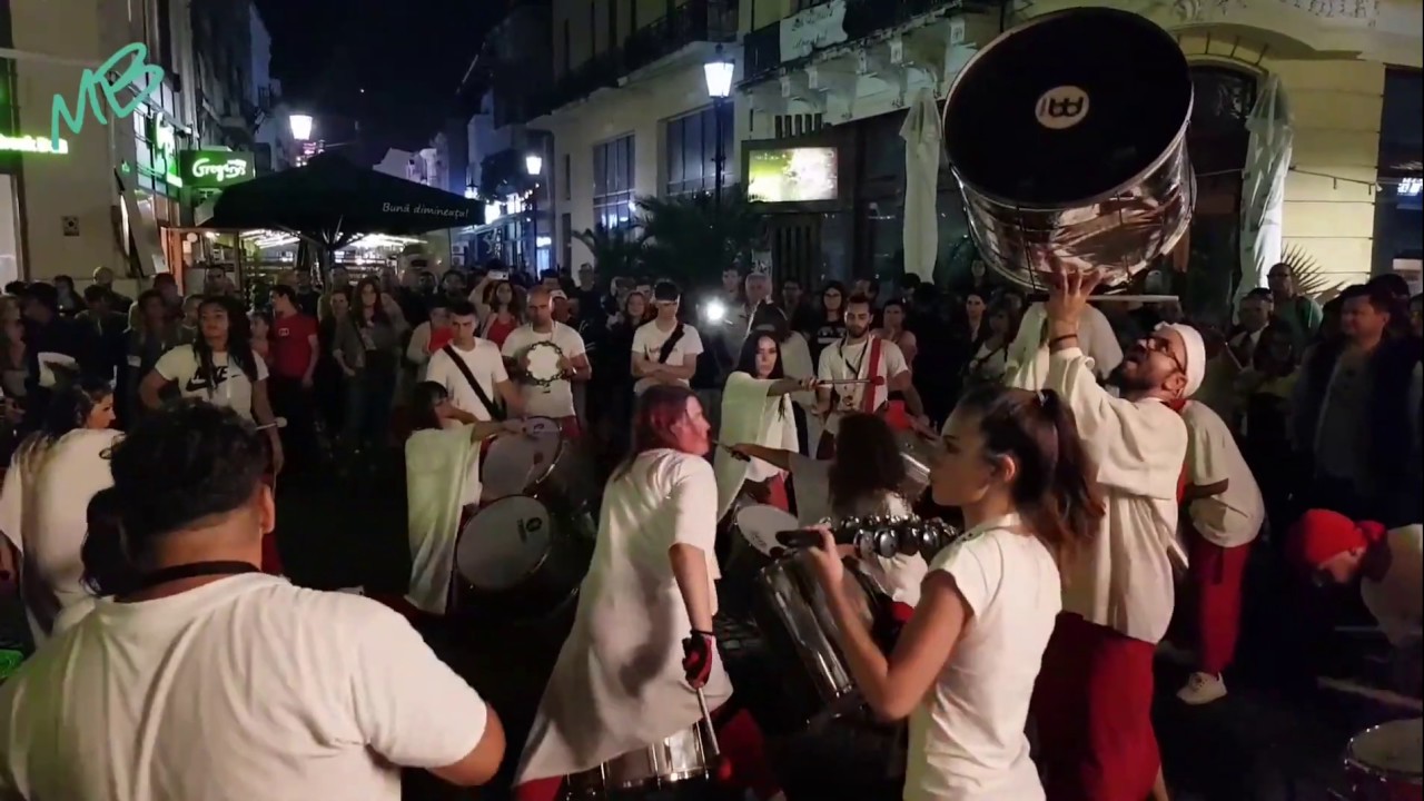 Toboșari din România în București 2019 - YouTube