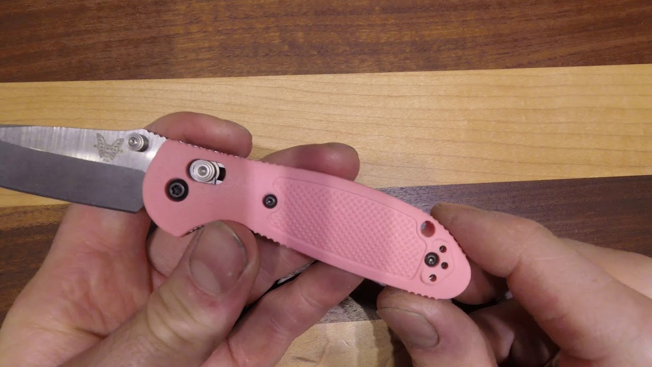 Benchmade Mini Griptilian 556 Pink - YouTube