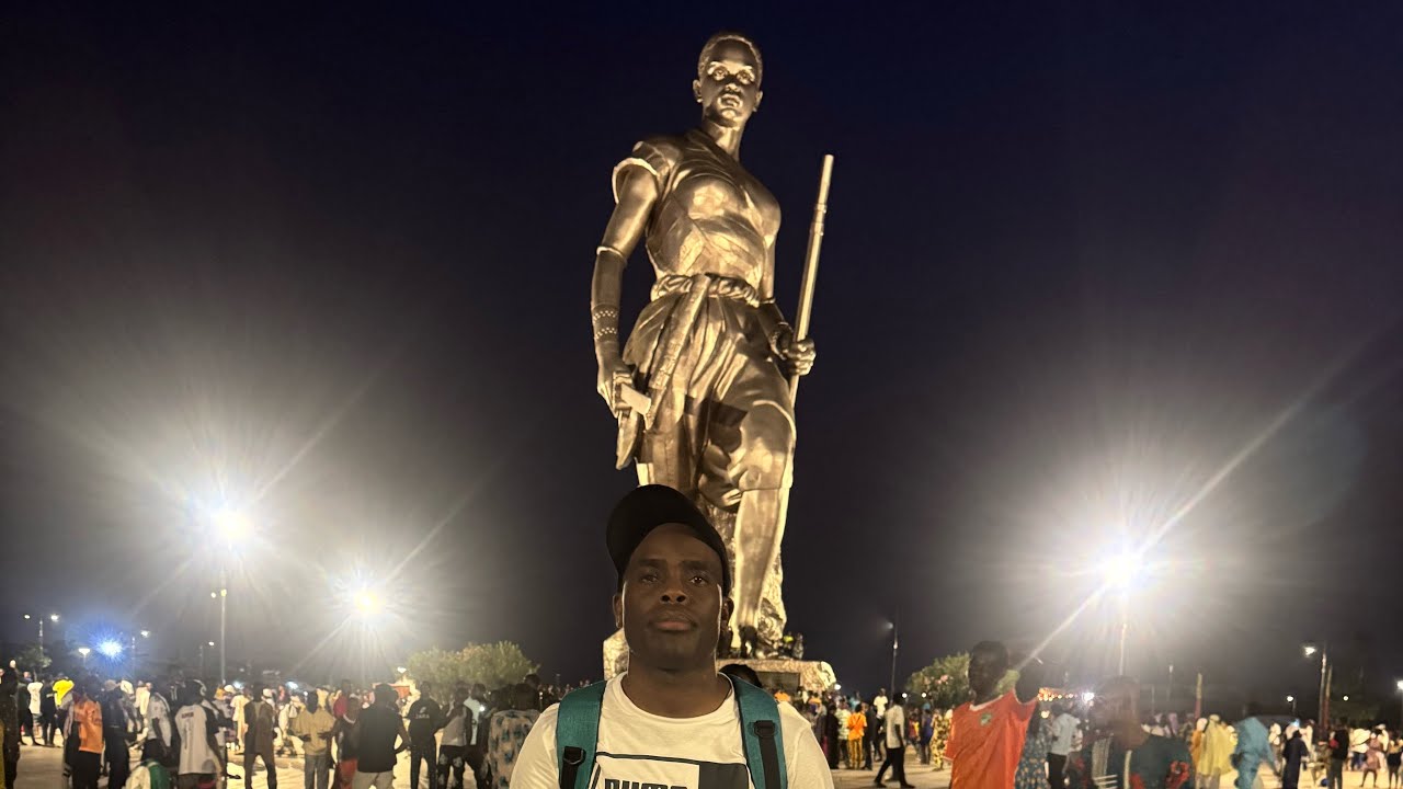 Amazon MonumentIn honor of the women warriors of Benin, yesterday and ...