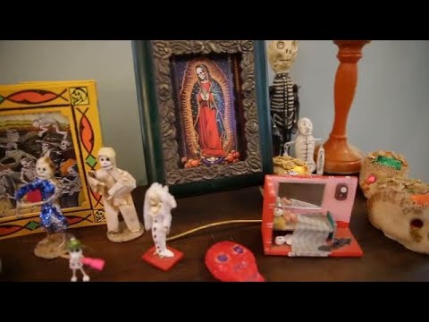 Becky and David Hostetter's Halloween home is hauntingly cool - YouTube