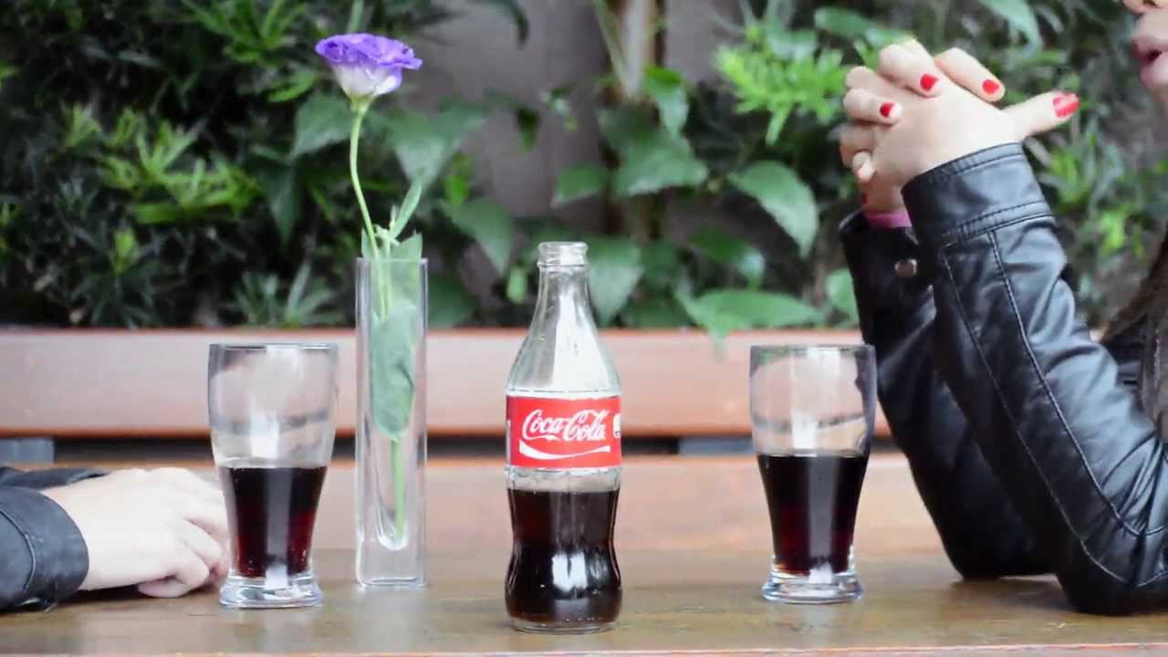 Uma Coca-Cola com você. (Having a Coke with you). - YouTube