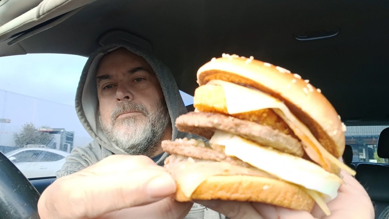 BIG Brekkie Burger review @mcdonaldsaustralia - The Ultimate Aussie ...