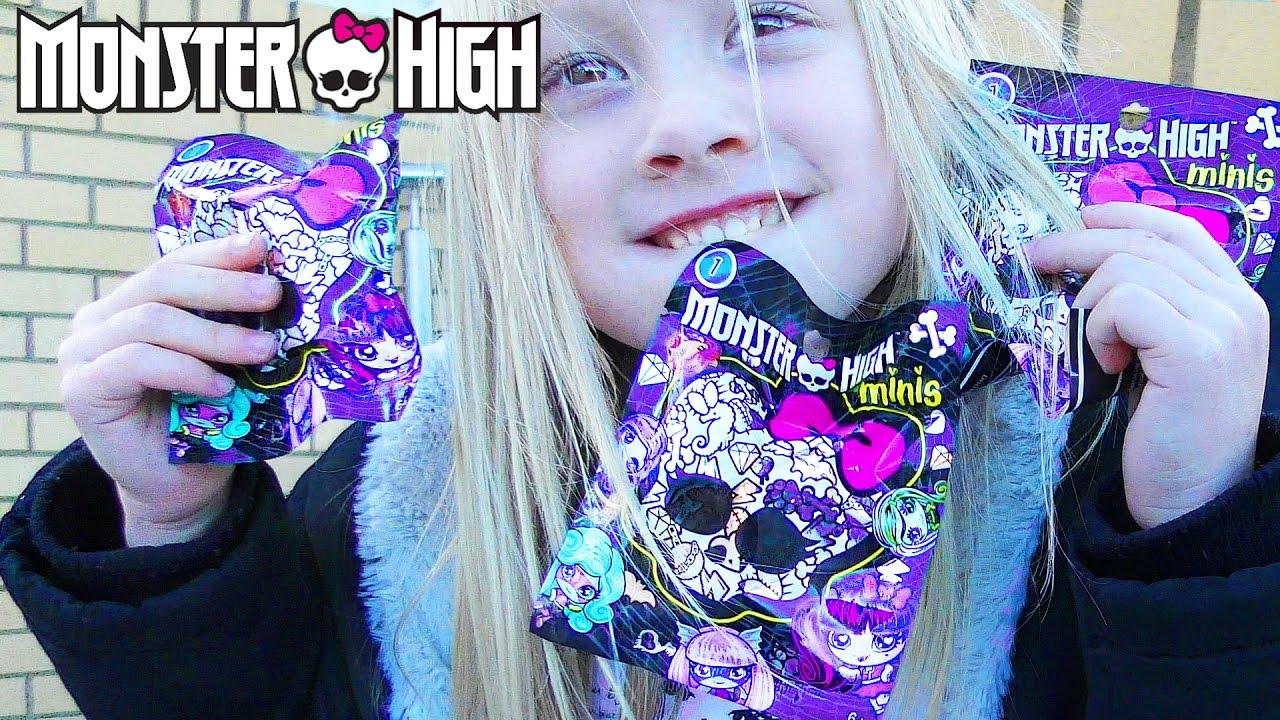 💀 Monster High Minis Blind Bags with Glow in the Dark figure 💀 - YouTube