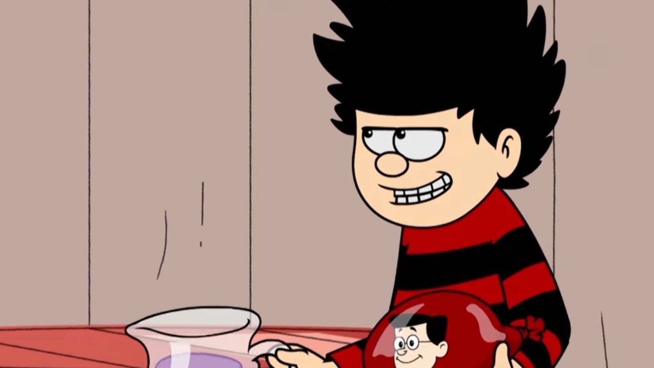 Walter Water Balloons | Funny Episodes | Dennis and Gnasher - YouTube