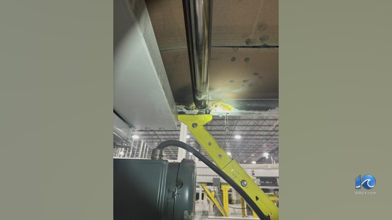 Conveyer belt catches fire at Chesapeake Amazon warehouse - YouTube