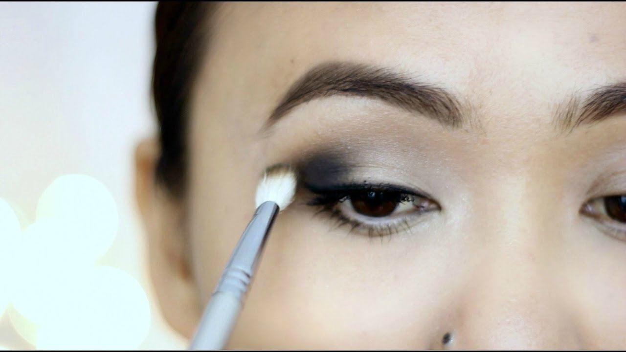 How to Apply Eyeshadow Perfectly for Beginners | TiTi's Corner - YouTube