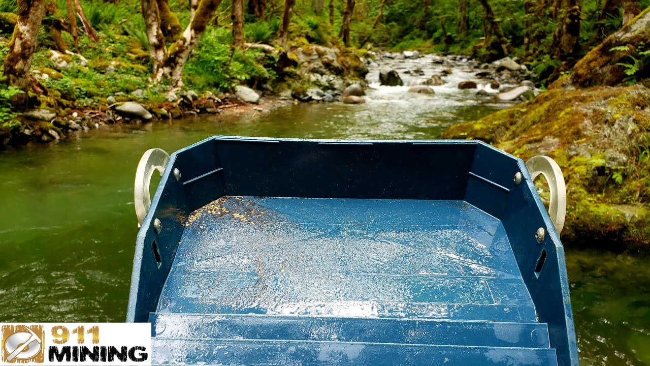 Finding Gold Nuggets & Gold Pickers Under Big Rocks! - YouTube