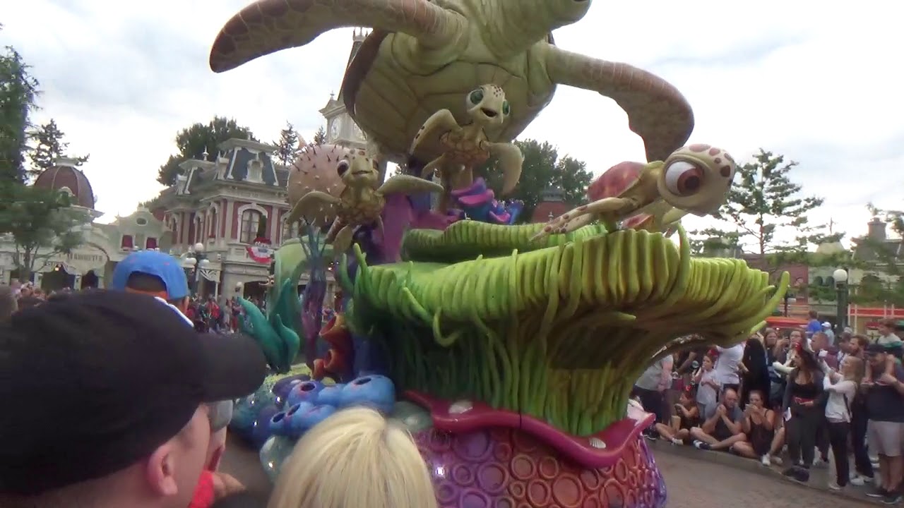eurodisney's stars on parade - YouTube