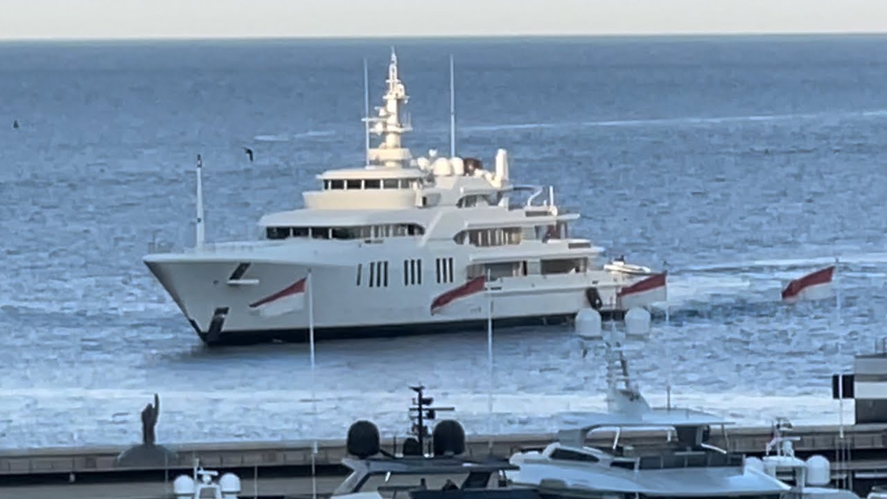 ECSTASEA Superyacht Stern Entering & Docking in Monaco @archiesvlogmc ...