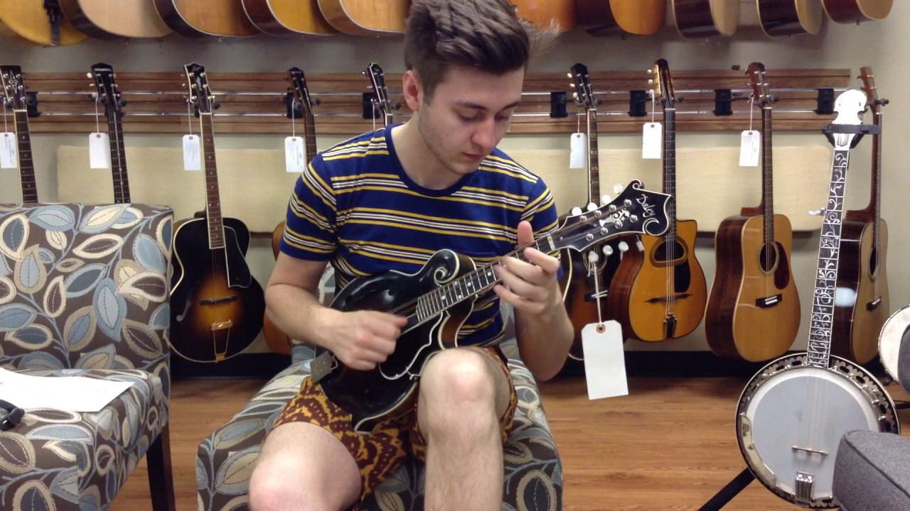 Julian Davis plays our Daley Vintage F mandolin - YouTube