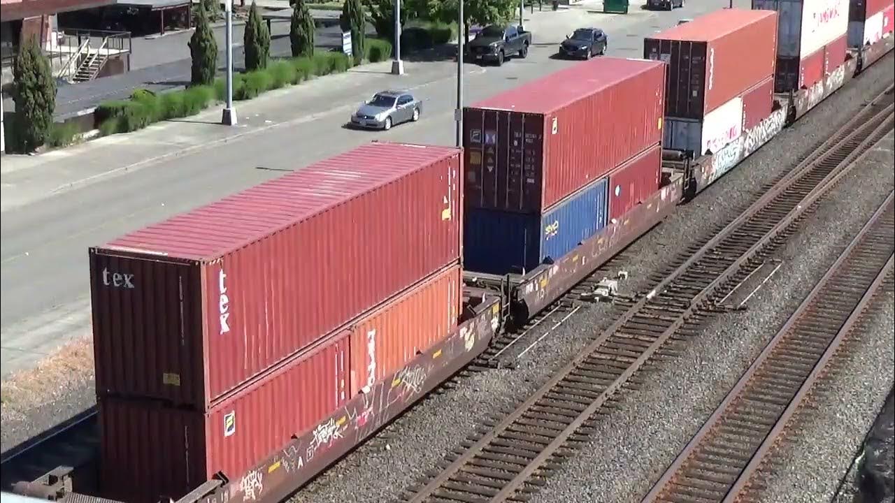 (Southound) BNSF Intermodal Train pulls forward and stops at 21ST Street. - YouTube