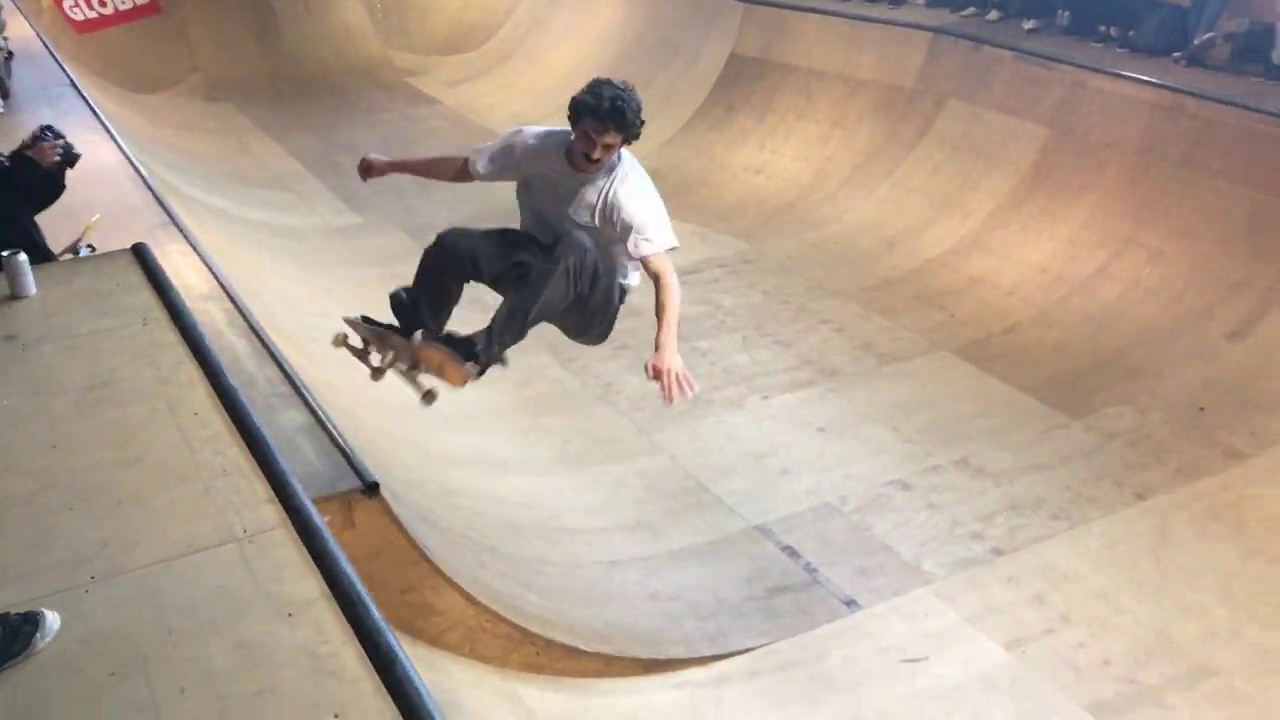 Girl skateboarding team in Melbourne - YouTube