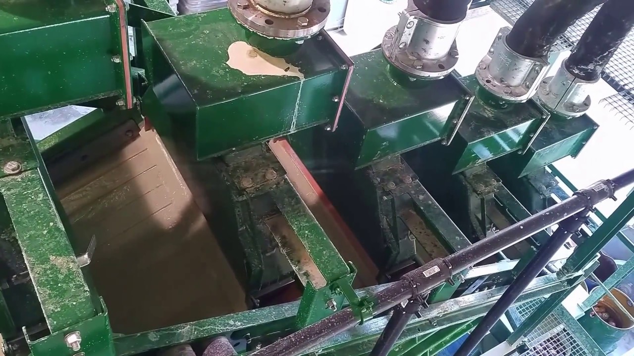 Derrick Stack Sizer 2SG48 60R 5STK de 5 niveles de cribado - YouTube