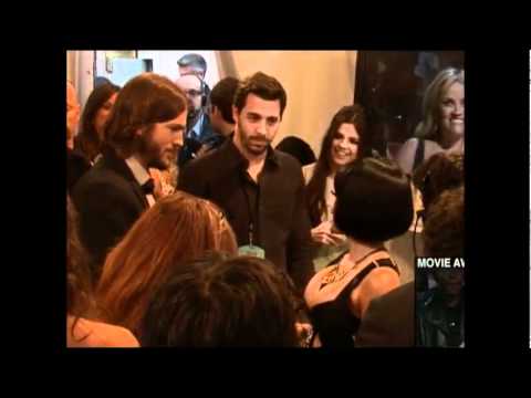 Aston Kutcher caught staring at Nicki Minaj's ass backstage at the 2011 MTV Movie Awards