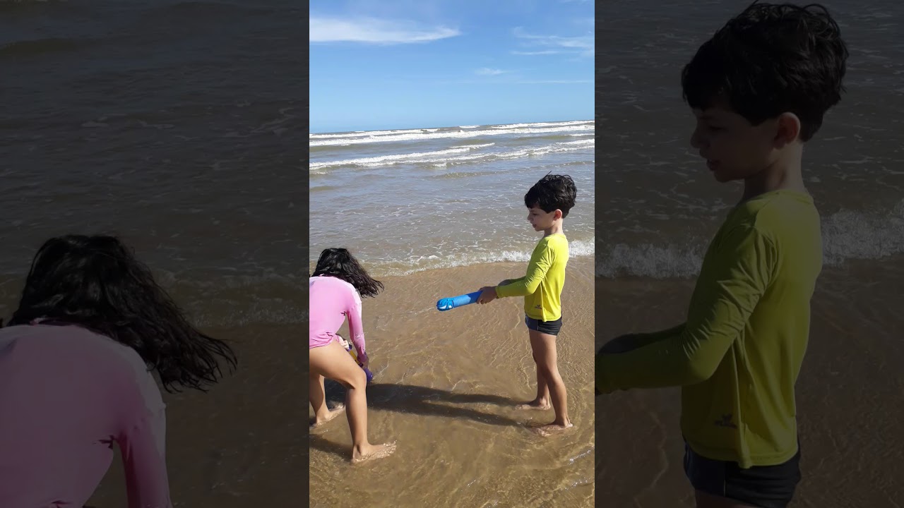 Brincando Na Praia Youtube