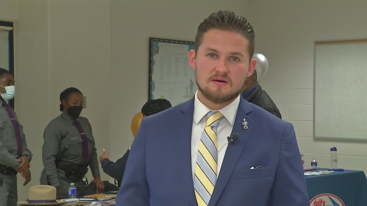 Buffalo Employment and Training Center hosts mini job fair on East ...