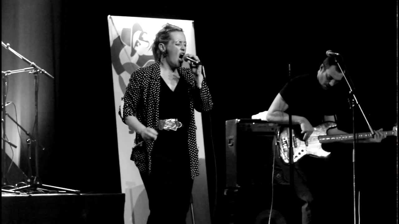 Alice Russell - For A While (Live) - YouTube