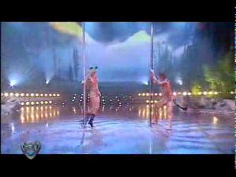 Showmatch 2008 - Pampita deslumbró con su belleza en el caño