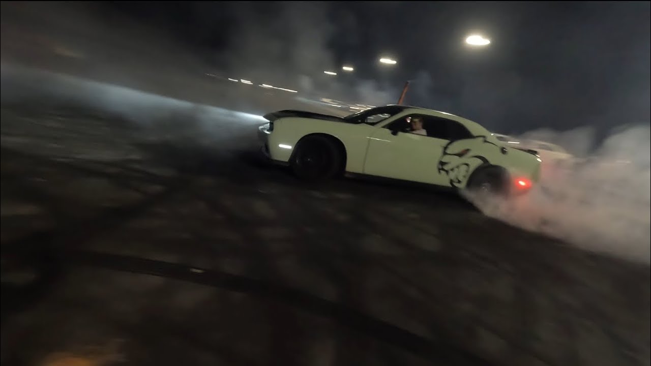 HELLCAT SHOOTING FLAMES ! - YouTube