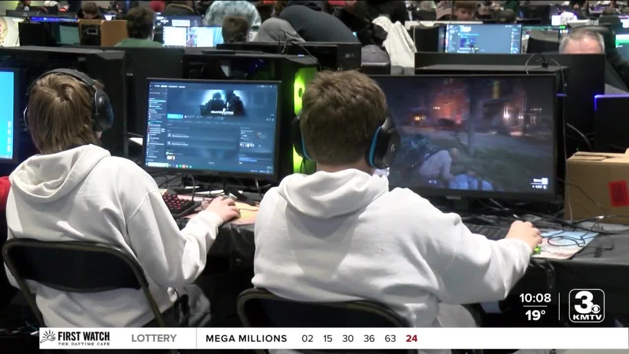 NETWAR gaming tournament offers a great time for a good cause - YouTube