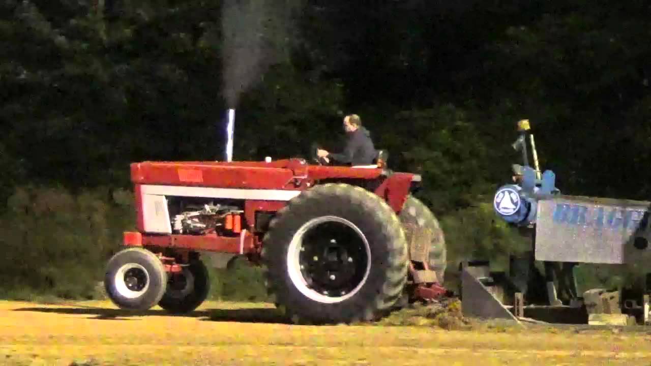 1066 Ih Pulling Tractors