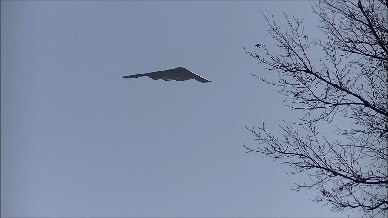 B-2 Flyover - Arrowhead Stadium - 1/19/2020 - YouTube
