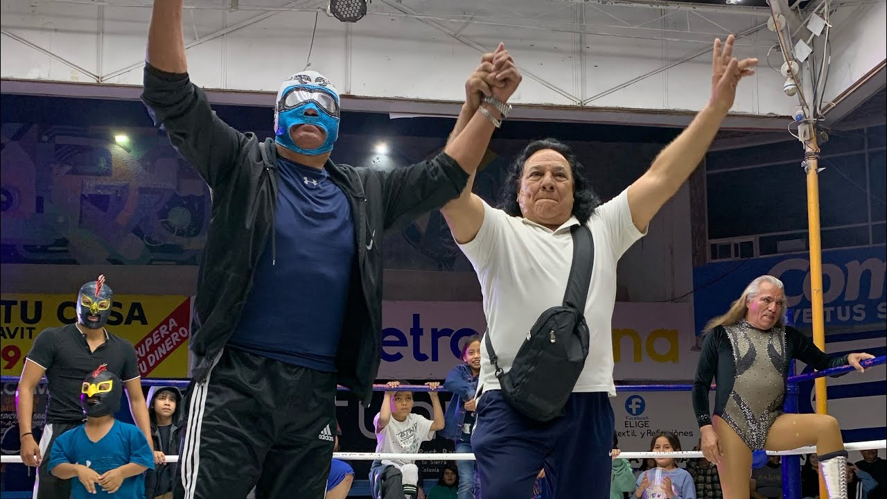 Jerry Estrada y Stuka en Arena Olímpico Laguna - YouTube