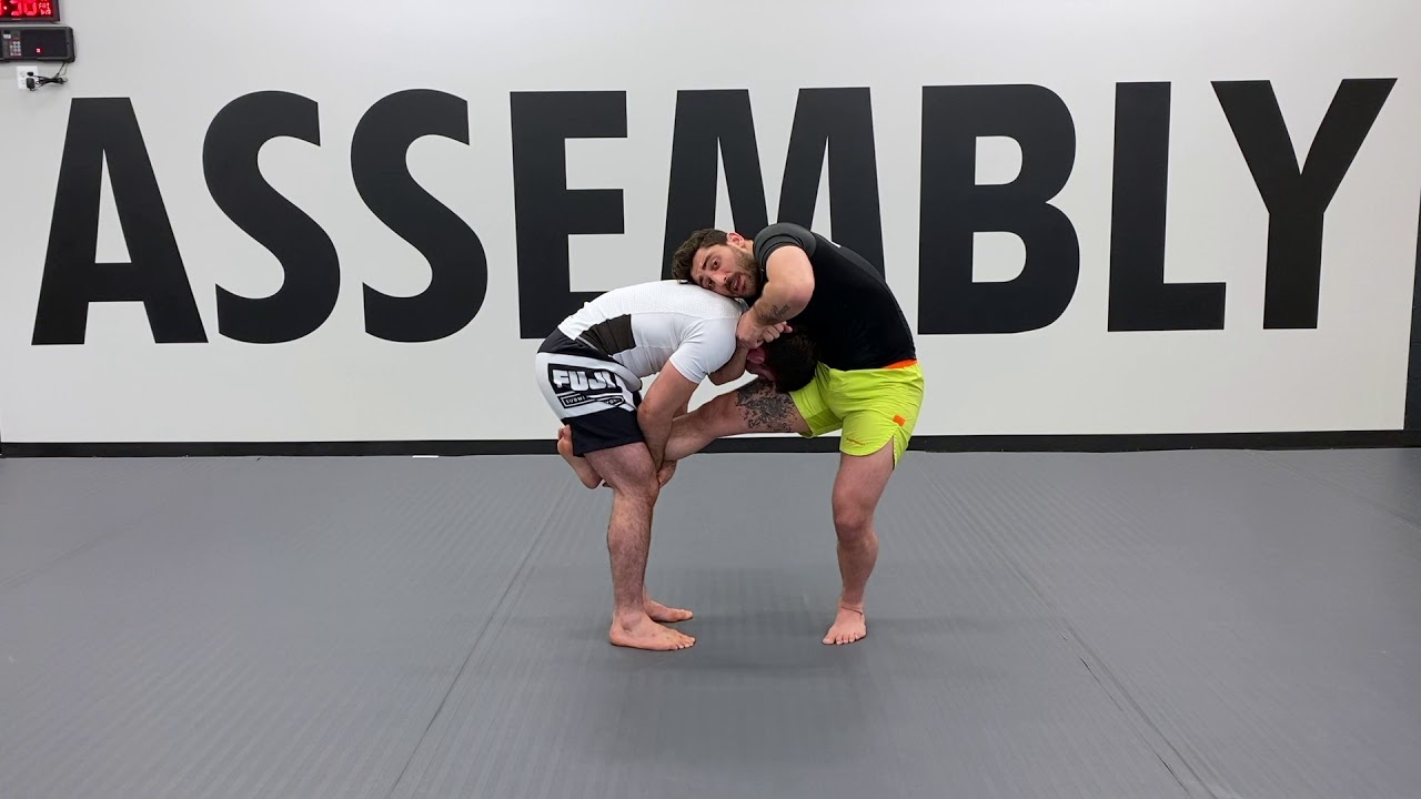 Single Leg Defense - Guillotine (David Garmo) - YouTube