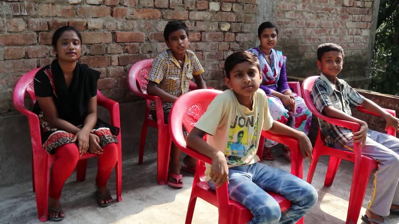Copii din India invatand la scoala despre Idicel - YouTube
