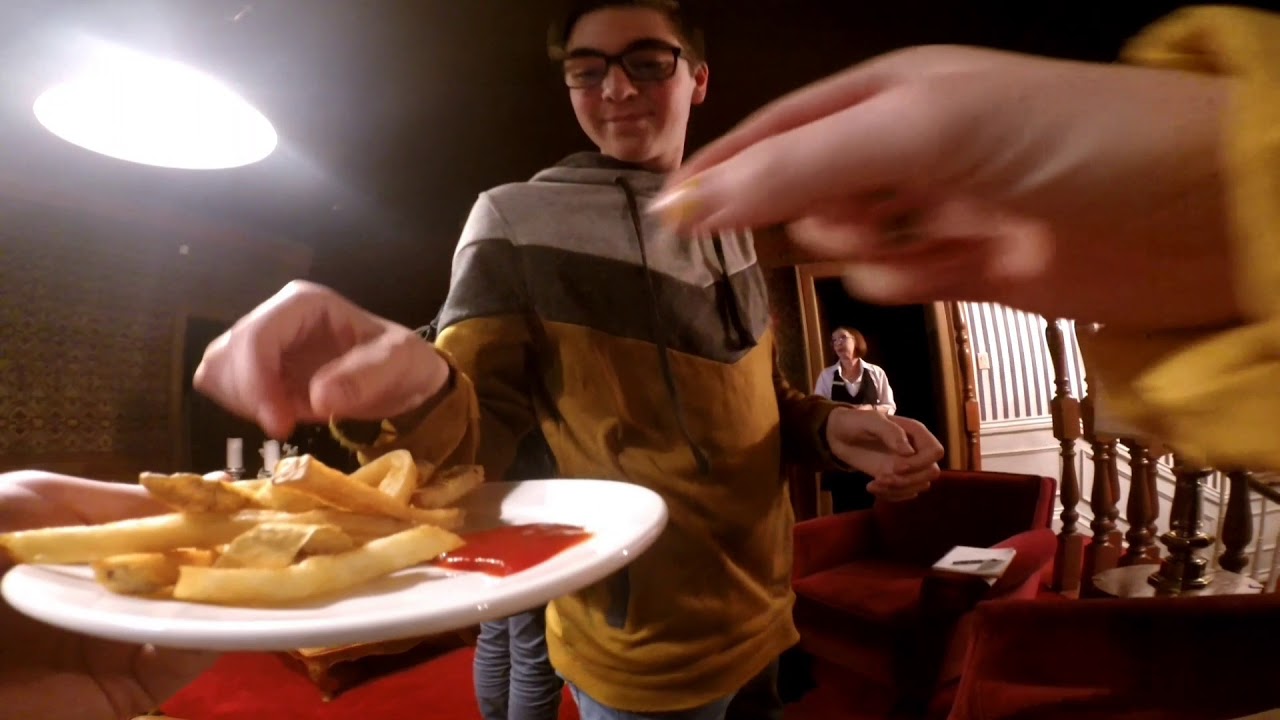 me eating fries for 2 mins - YouTube