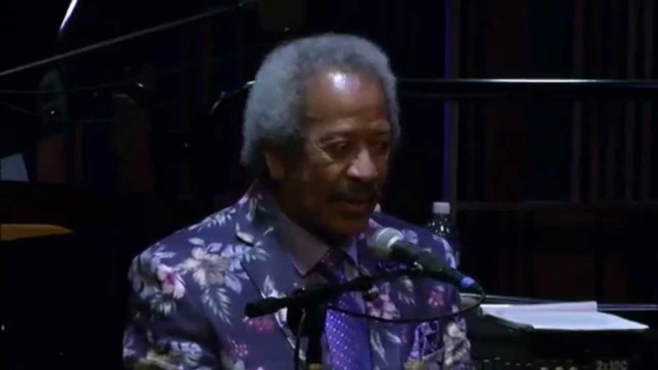 THE MAGIC OF COSIMO MATASSA - YouTube