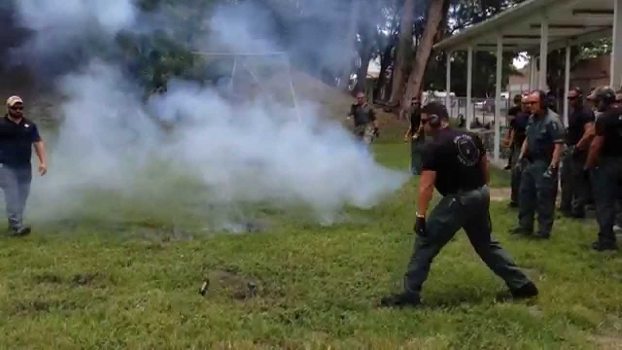 Combined Tactical Systems Flash bang, Special Operations SWAT - YouTube