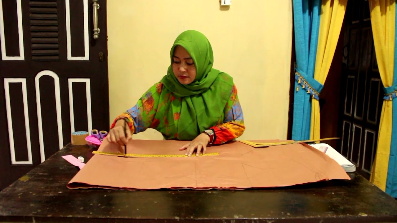 Kreasi Batik Khas Kuningan oleh Persit KCK Kodim 0615 Kuningan 2 - YouTube