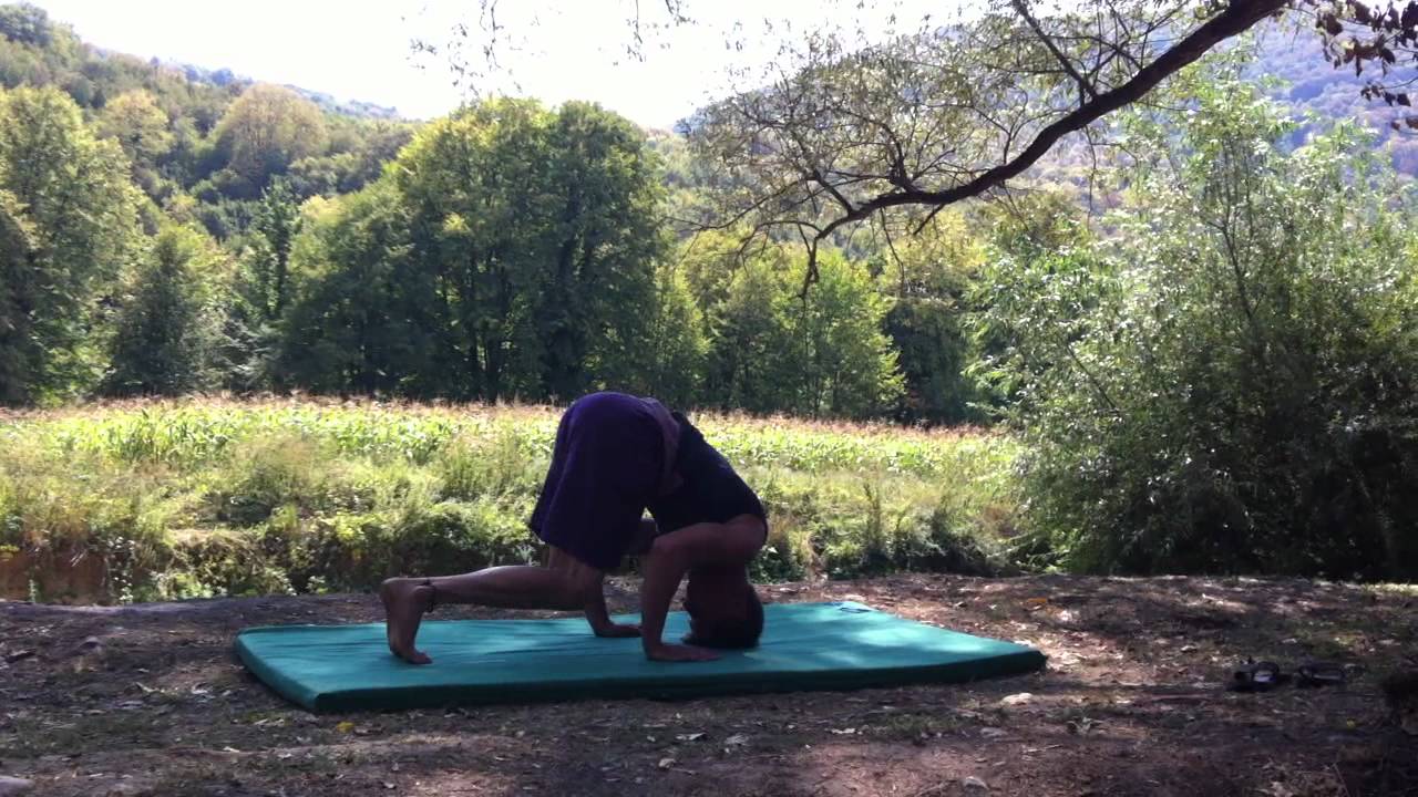 Tuck up, Straddle up, Pike up - YouTube