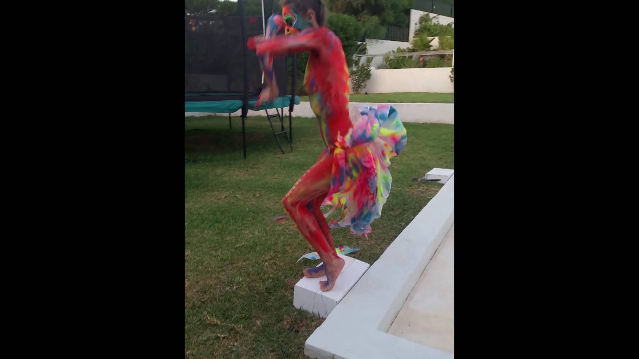 TROPICAL PARROT BODYPAINT @canyoudreamincolor - YouTube