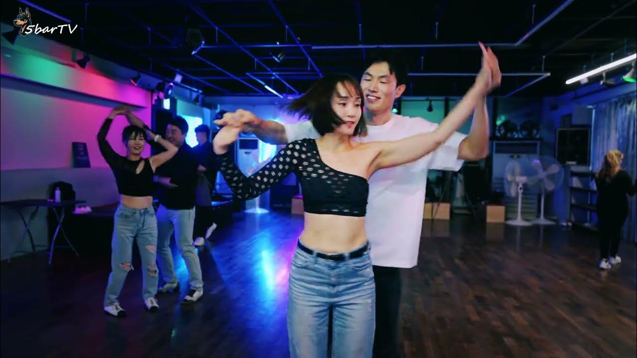 👦유니크 & 👱‍♀️앨리스 Salsa Social dancing @ Adonis Santiago in Busan 2025.04. ...