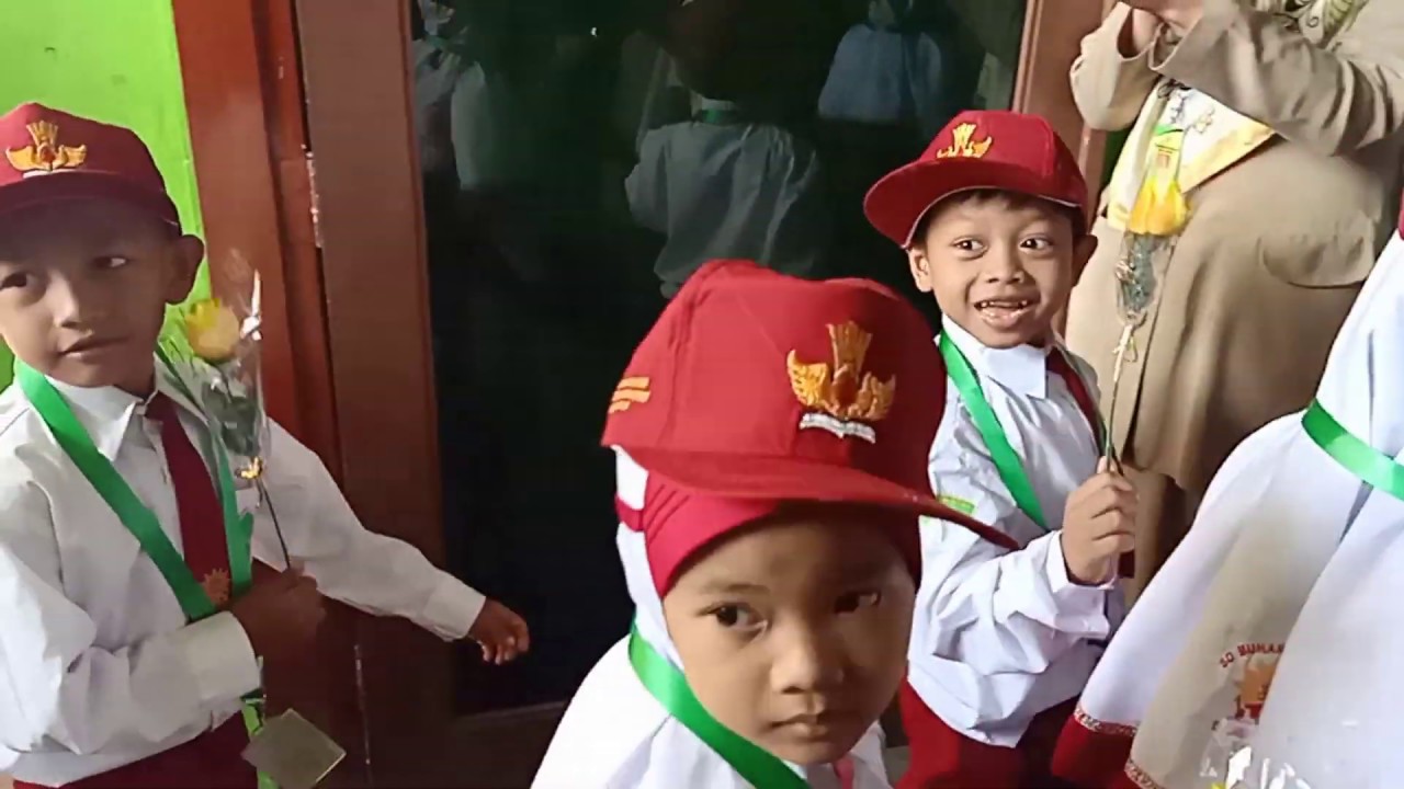 perdana masuk sekolah ? mos hari pertama SD MUHAMMADIYAH GENDENG ...