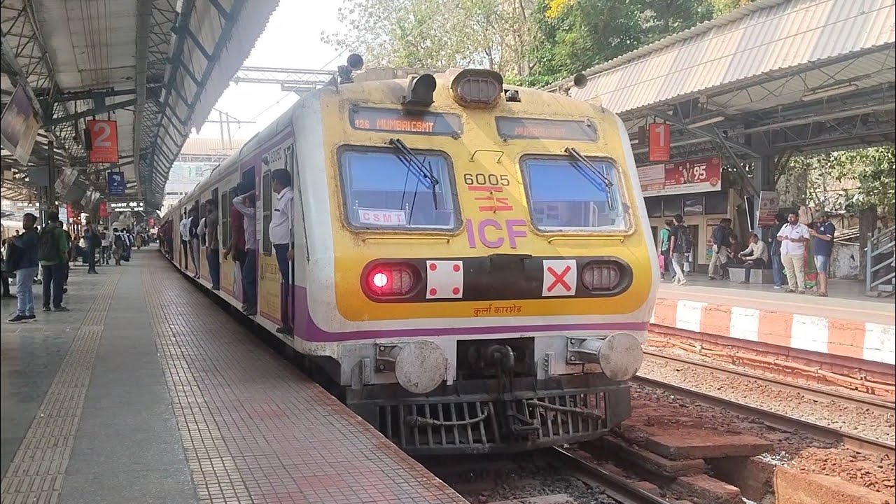 Mumbai Central line local train public travel life line | Indian ...