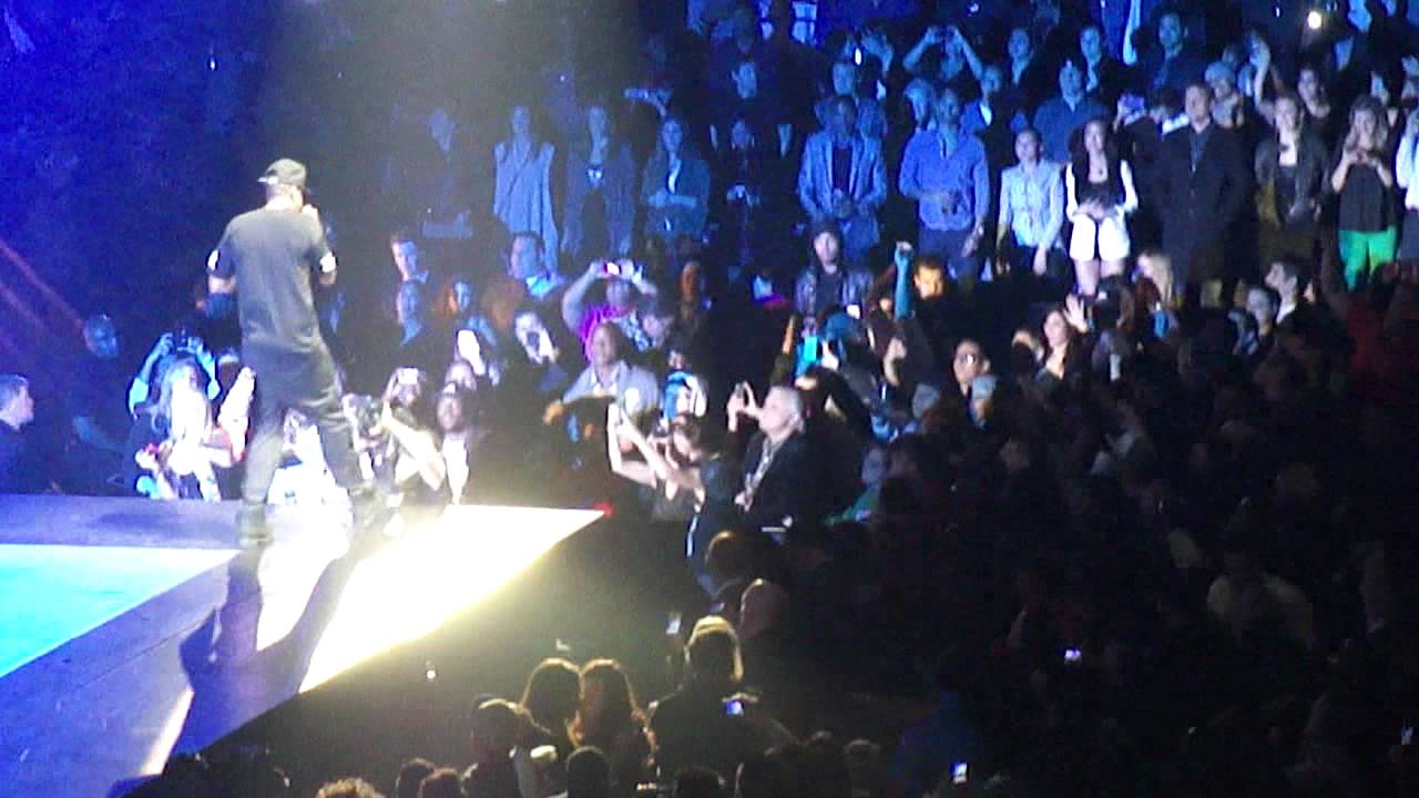Jay-Z - Jigga What, Jigga Who (Live) Watch The Throne Tour 2011 - YouTube