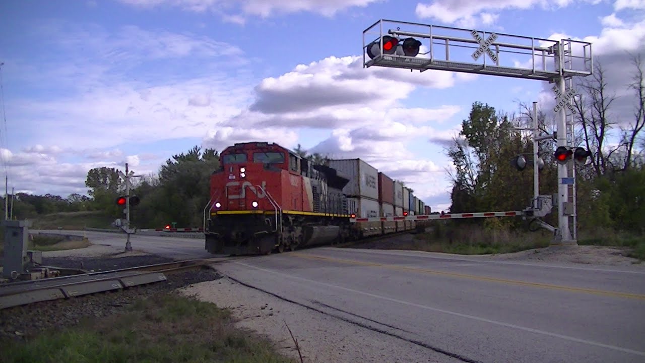 CN 8832 CN 8101 Northbound Intermodal Hyw D Allenton Wisconsin 10-08 ...