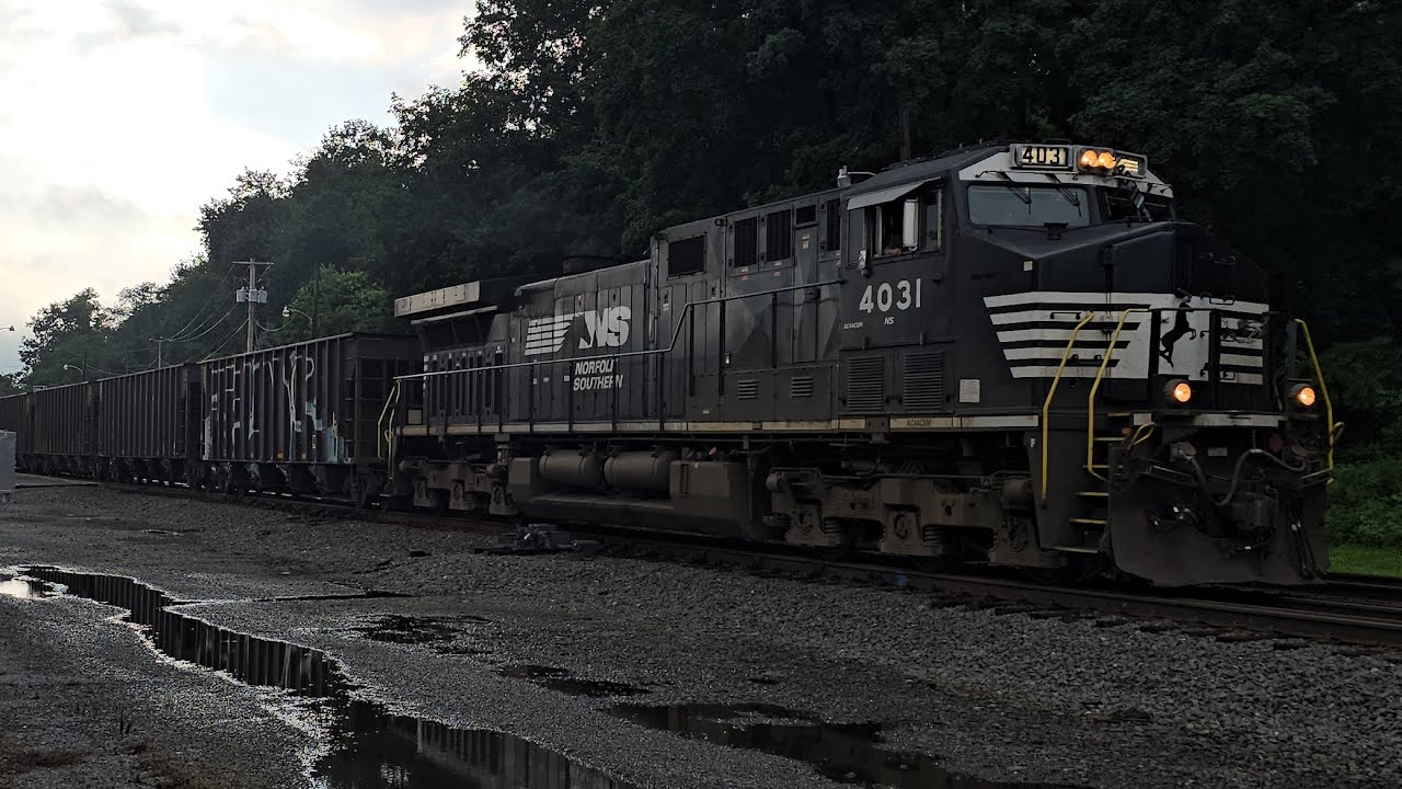 Norfolk Southern #4031 leads a 157 car manifest at Lewistown, PA (07/17 ...