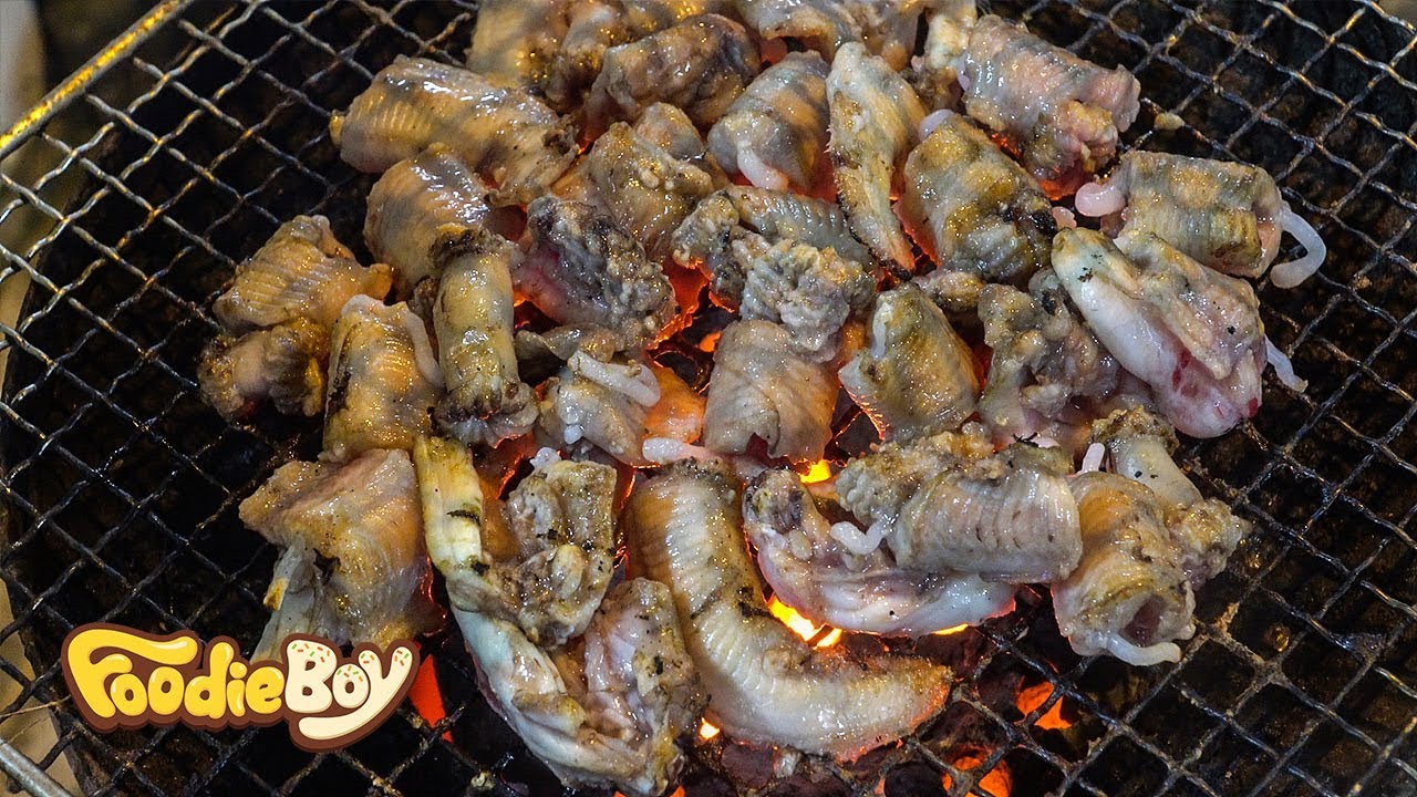 연탄불 곰장어 구이 / Grilled Hagfish - Korean Street Food / 부산 남포동 자갈치시장 - YouTube