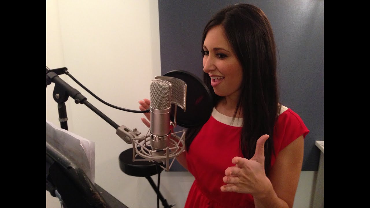 Lisa Acquafredda - Entertainment - VO Reel - YouTube